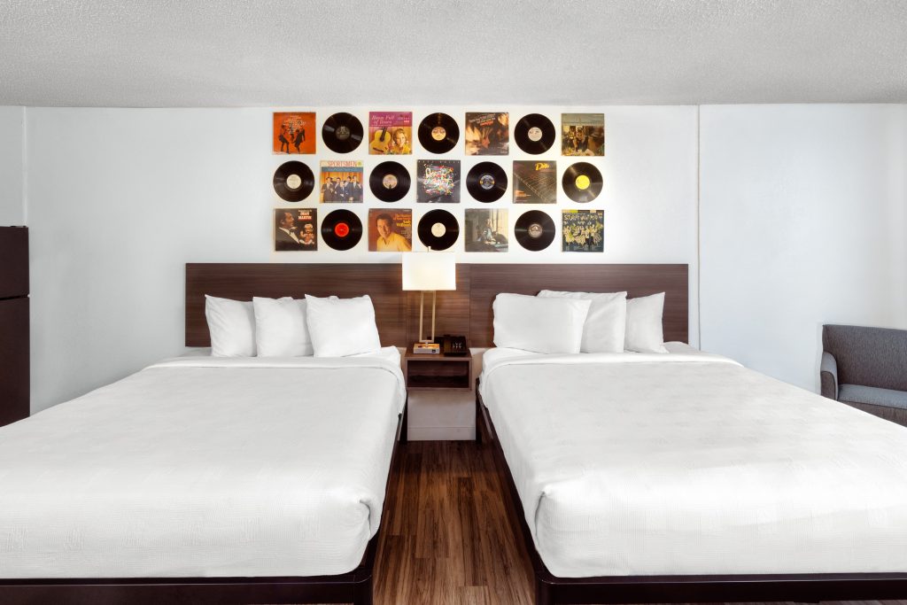 Luxe Room - Hillside Crossing